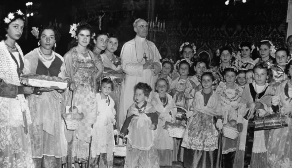 XII. Piusz hat intelme a fiatal nőknek – ostiarius.hu